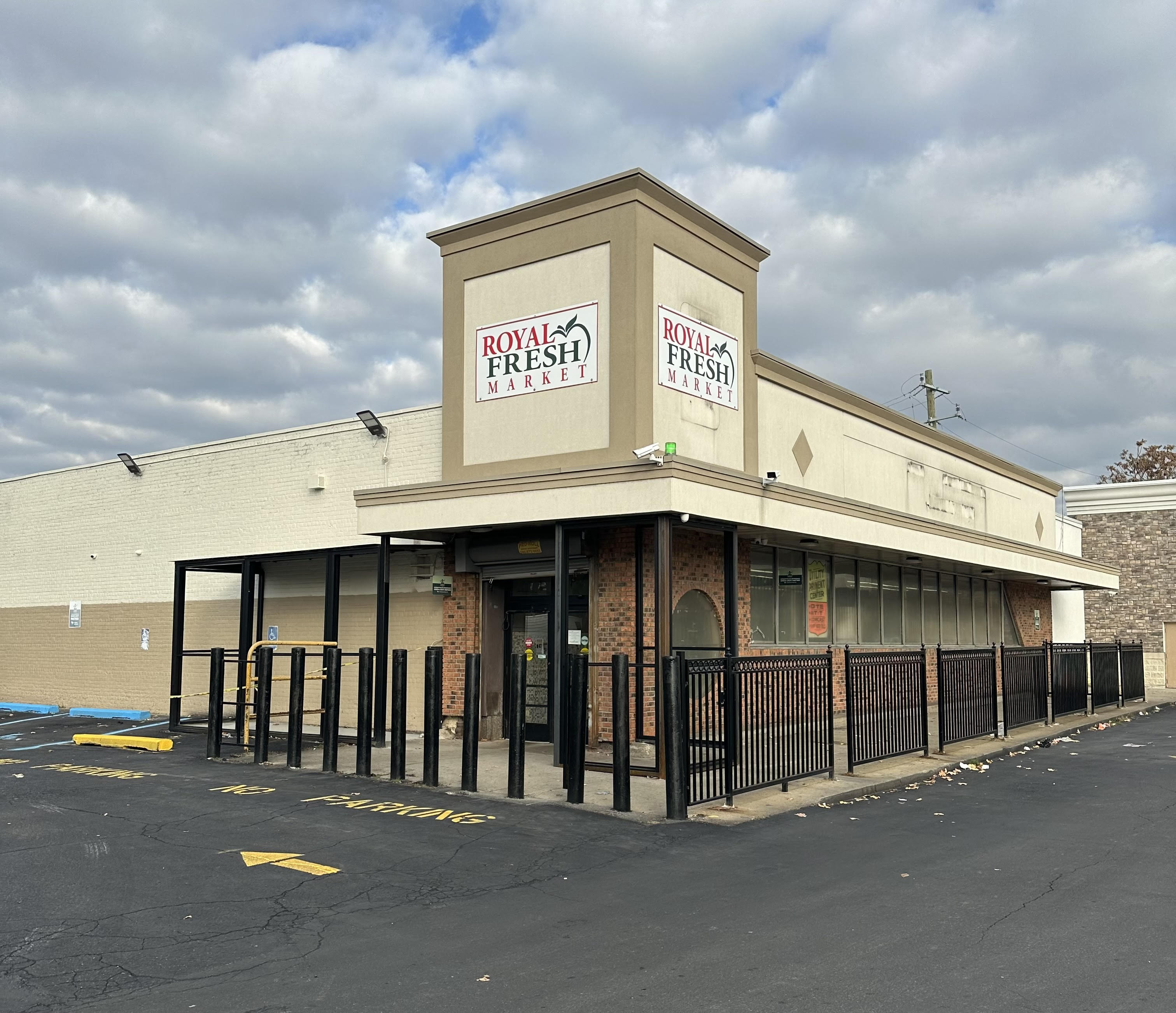 royal#4 pic – Royal Fresh Market